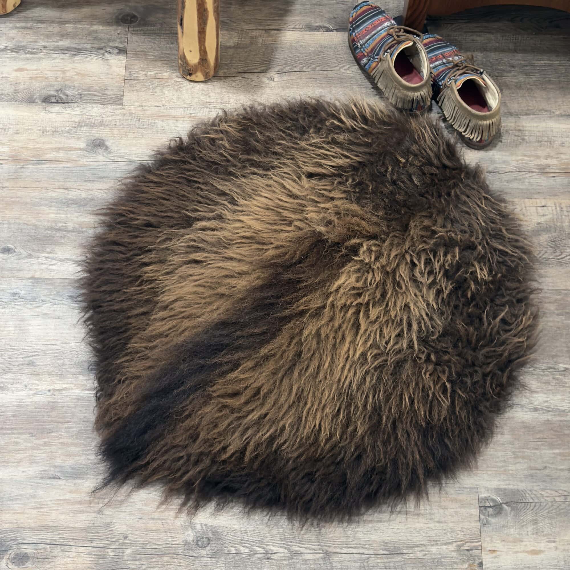 Iconic American Decor | Buffalo Fur Accent Rug - 28" Round #32957 ...